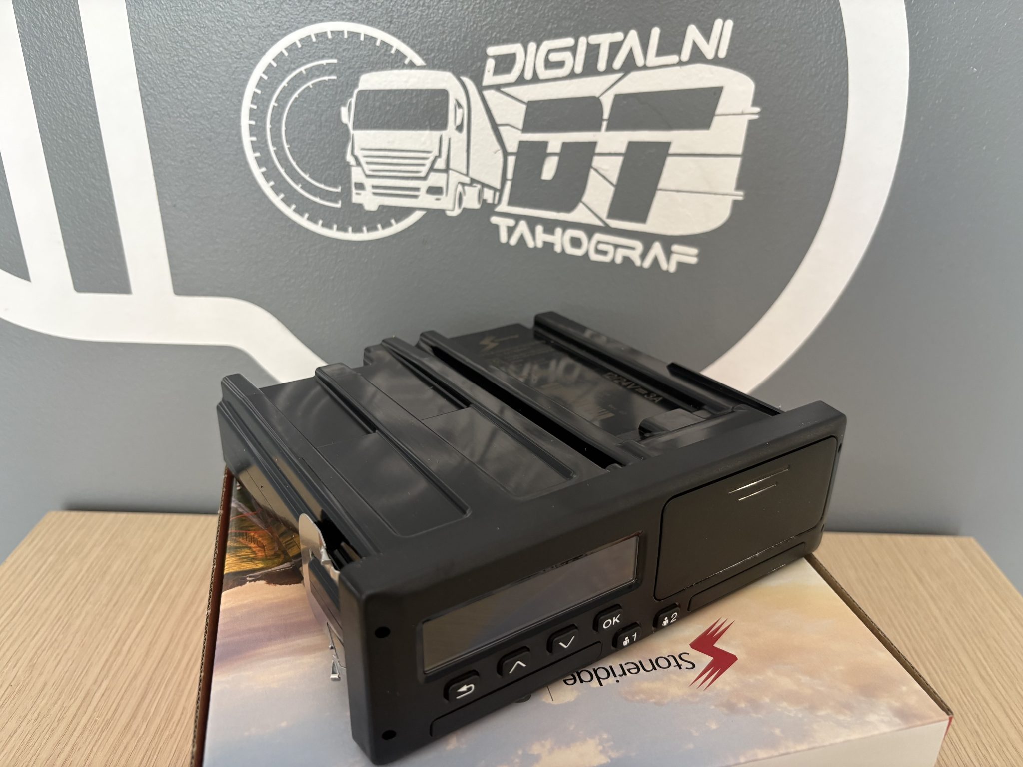 Pametni tahograf 8.1 12/24V - Digitalni Tahograf